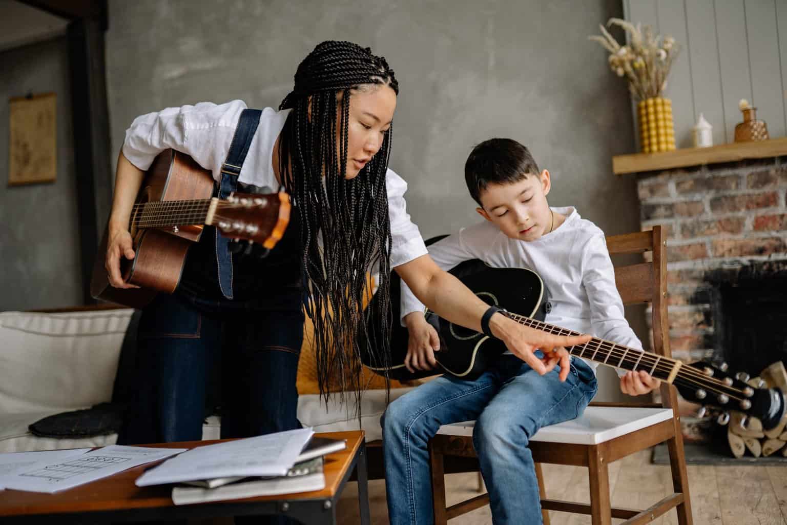 What Is the Best Way to Learn Guitar for Beginners? | InstrumentGuys