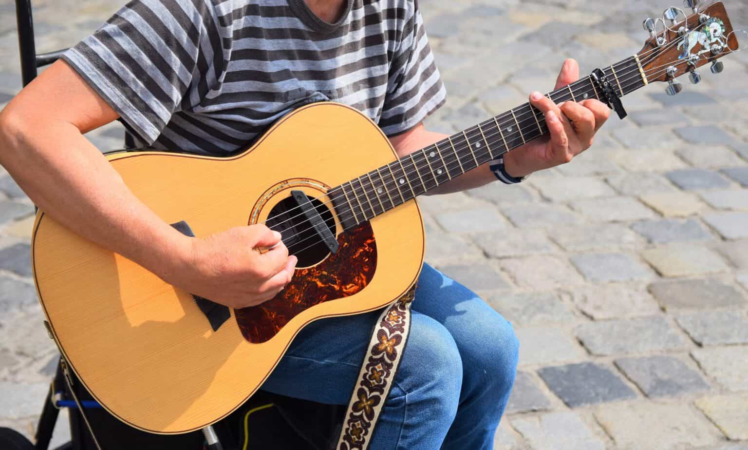 What Is a Flat-Top Guitar: Explained | InstrumentGuys