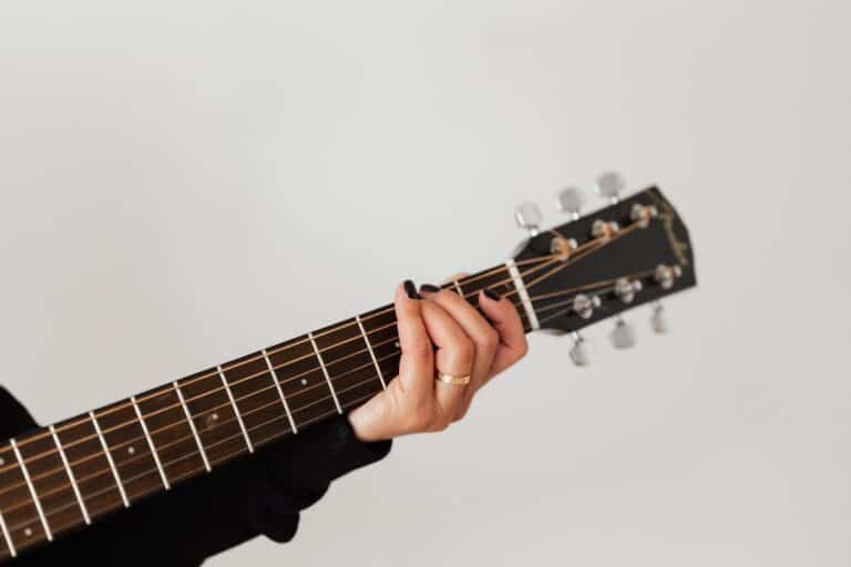 What Is a Flat-Top Guitar: Explained | InstrumentGuys